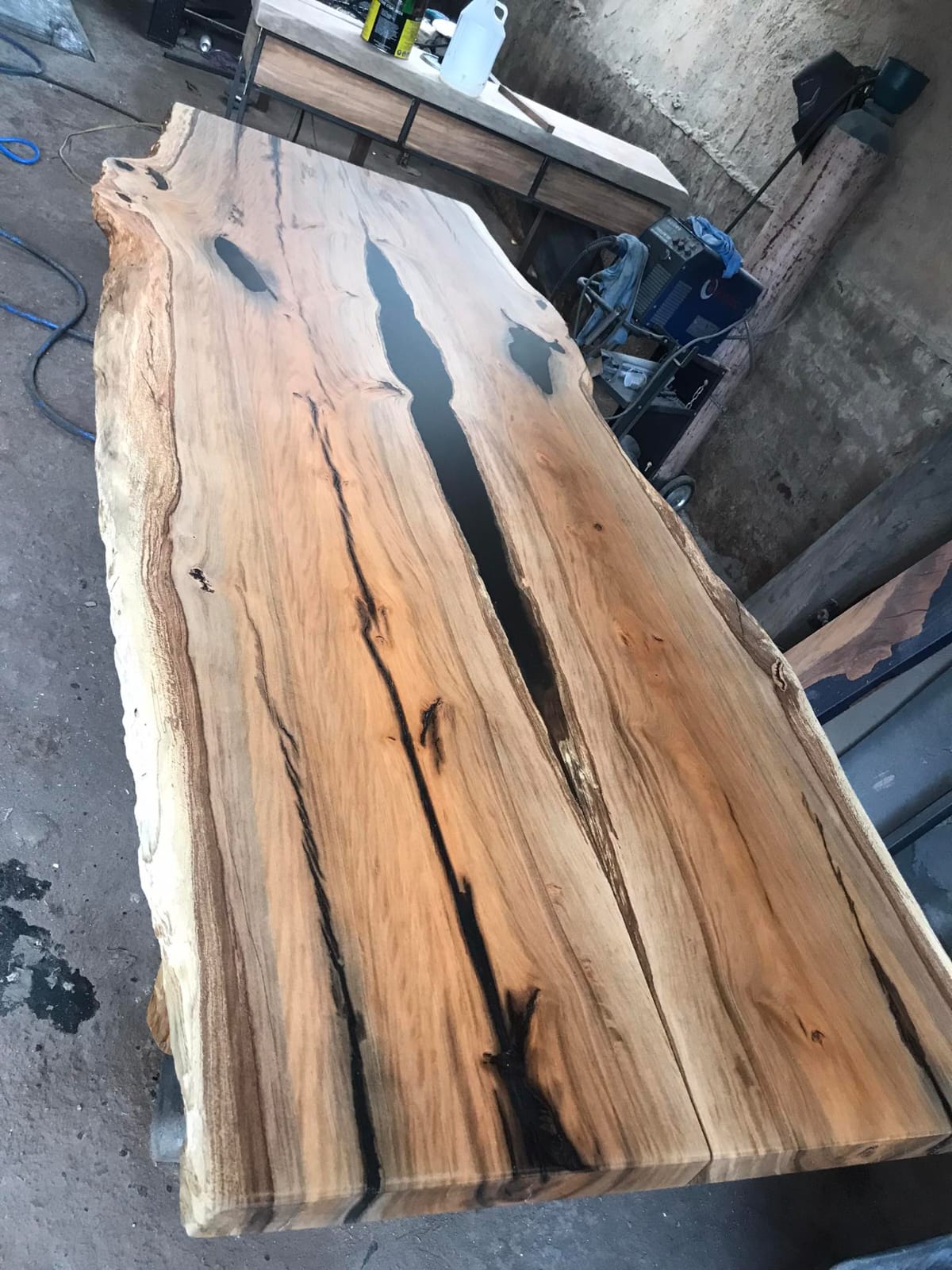 Live Edge Tree Trunk Simple Table – AFRIFURNITURE